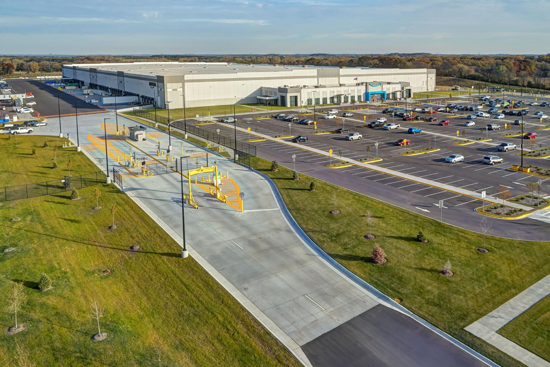 Amazon Robotics Sort Center (MSP8) | Ryan Companies